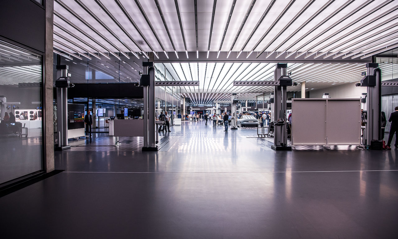 TOP SECRET: Hier entstehen die neuesten Audi-Modelle - Besuch im Audi ...