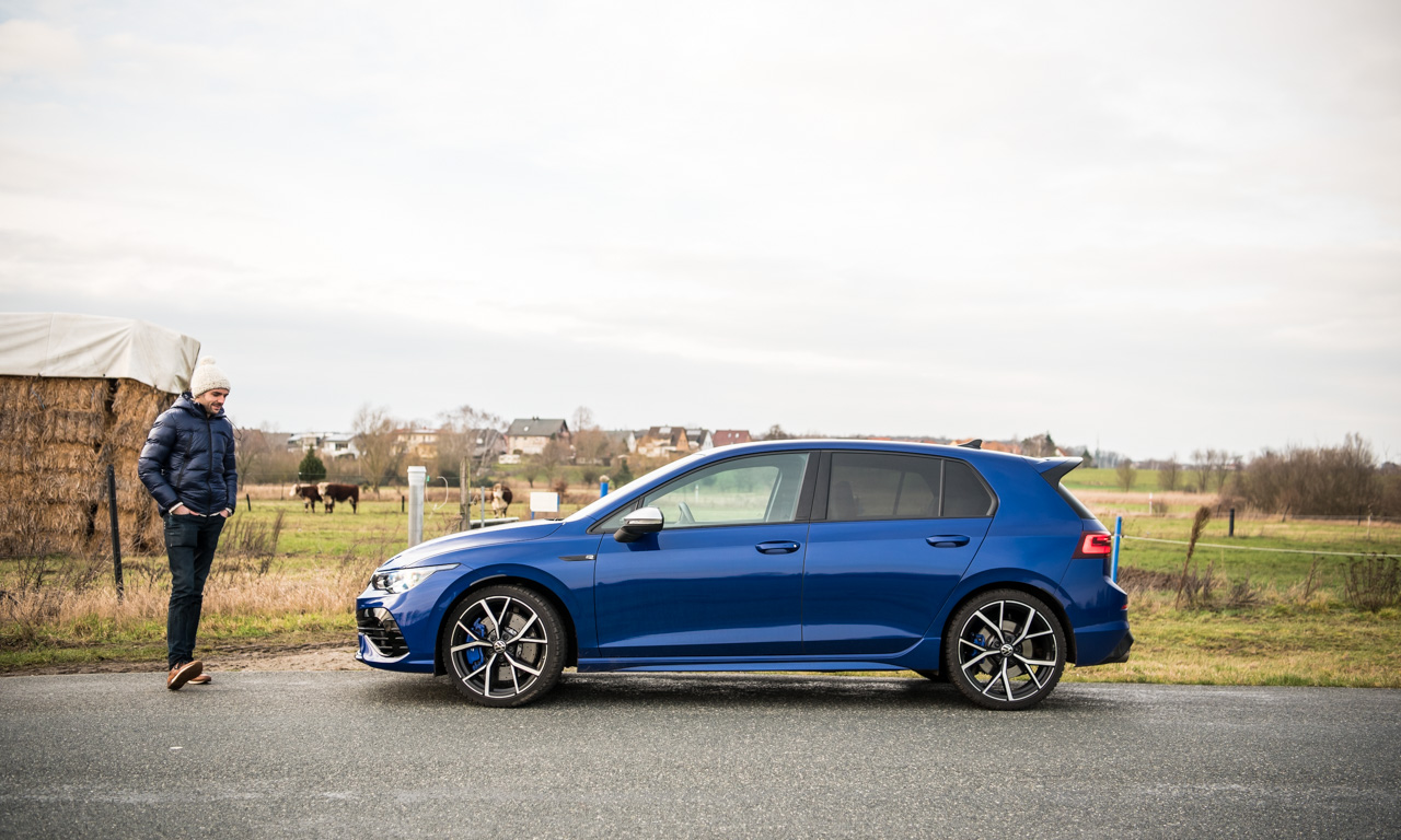 VW Golf 8 R (2021) Fahrbericht: 320 PS, Torque Vectoring und Drift Mode ...