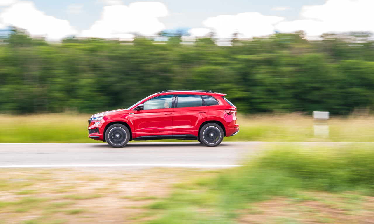 Elegantes Skoda Karoq Sportline 2022 Fotos