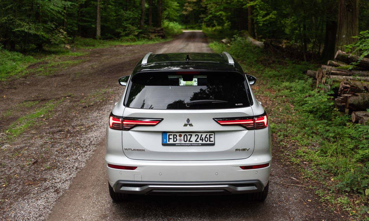 Luxus Mitsubishi Outlander Hybrid Bild